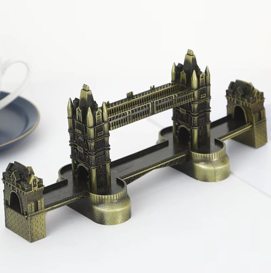 Statue Tower Bridge en métal– Omega Statue