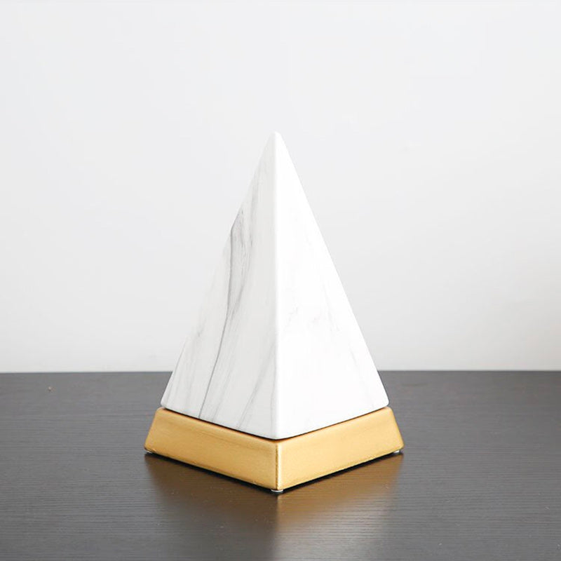 Statue Pyramide | Omega Statue