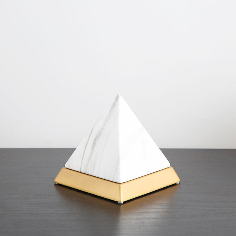 Statue Pyramide | Omega Statue