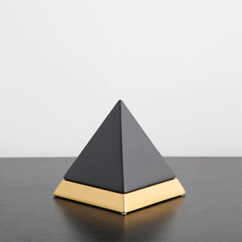 Statue Pyramide | Omega Statue