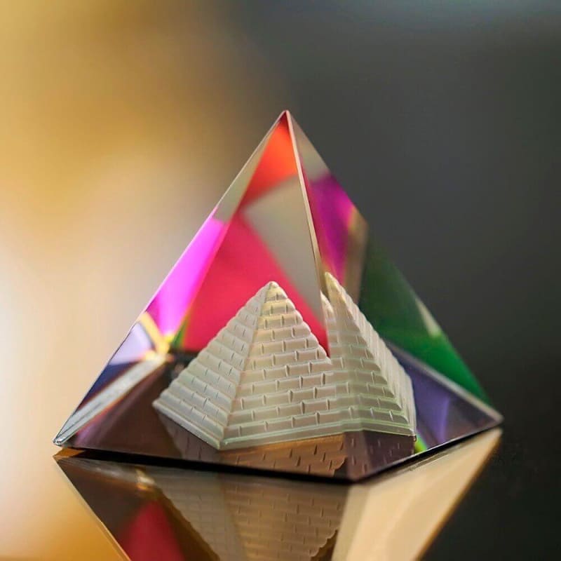 Pyramide Décoration | Omega Statue